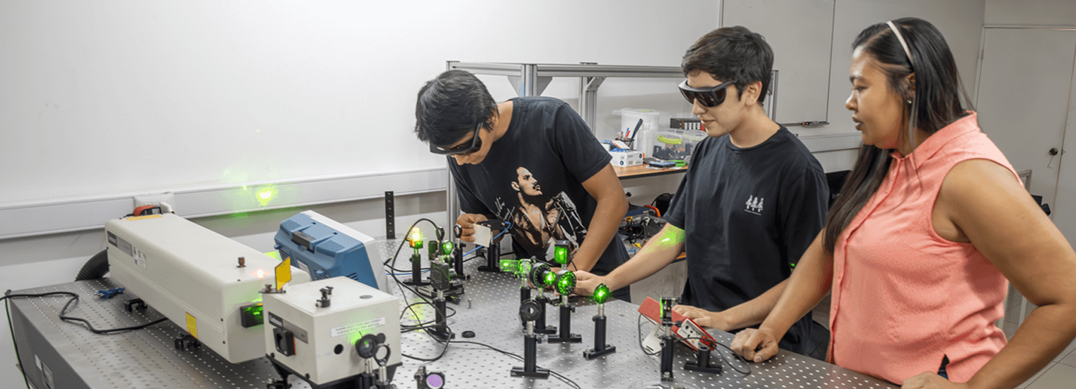 LabFoton-UC: photonics and nonlinear optics laboratory - Institute of ...